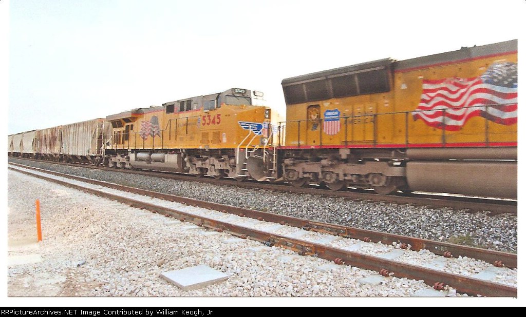 Up 5345 is the second unit of a Freight train at Gordon avenue